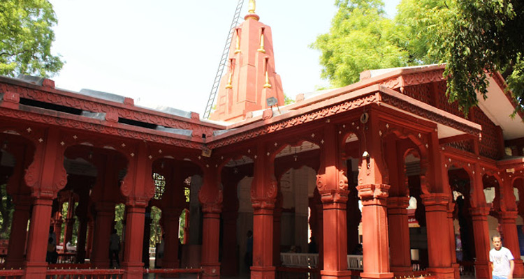 Saras Ganesh Mandir / Sarasbaug Ganpati Temple Pune Timings, Entry Fee ...